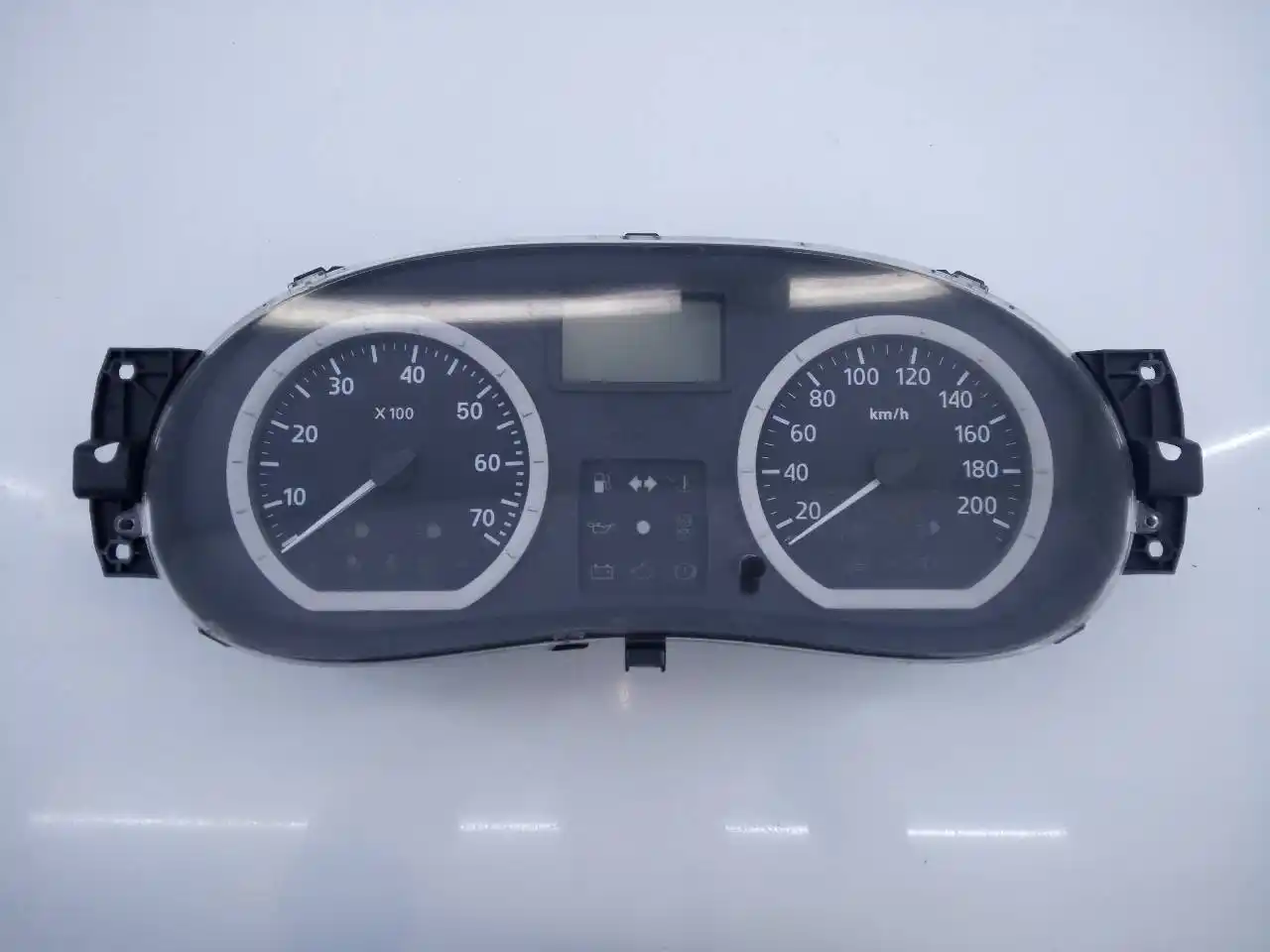 Painel de instrument dacia logan mcv ambiance 8200752820 e2-a1-38-2 2311657