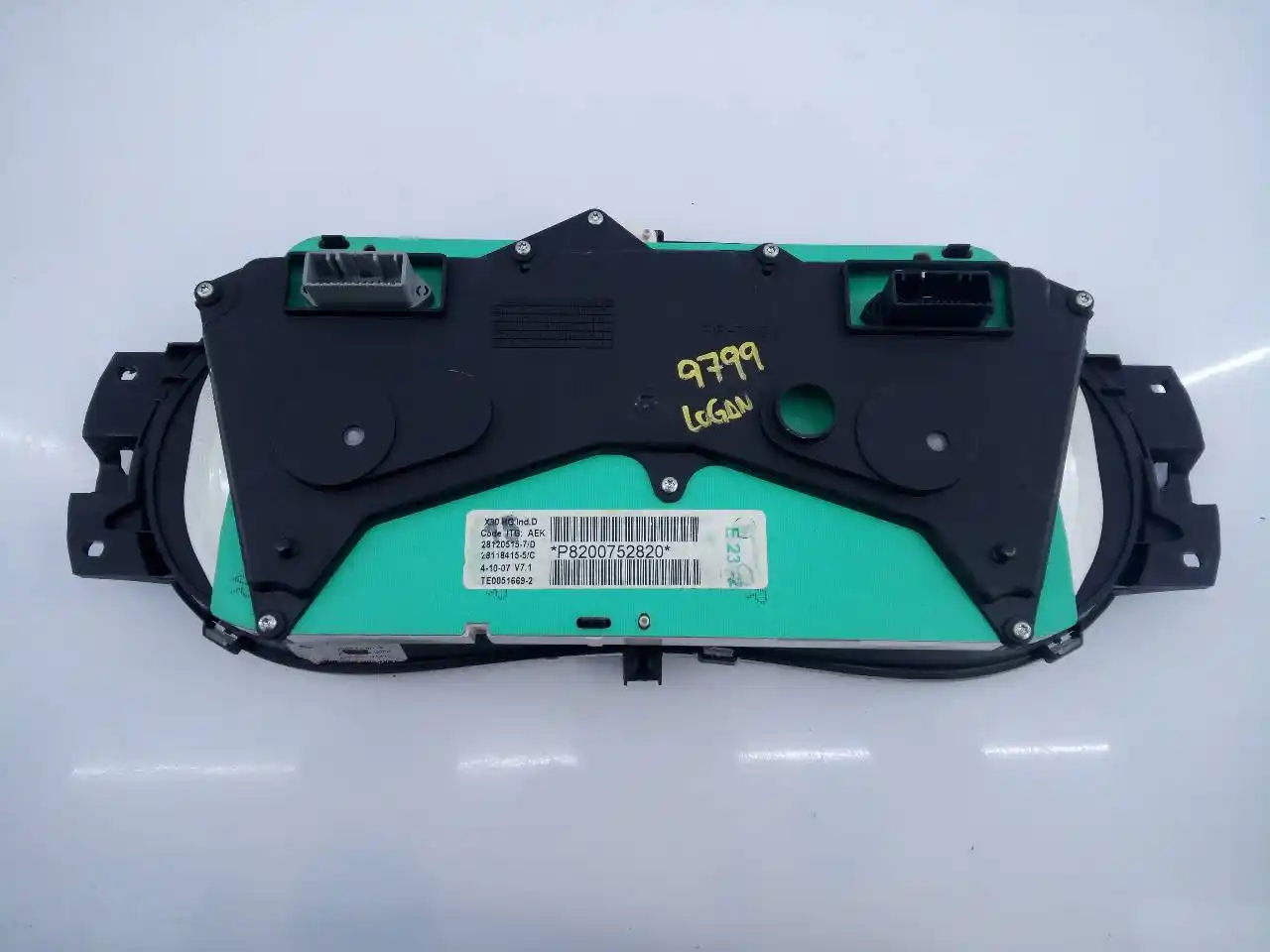 Painel de instrument dacia logan mcv ambiance 8200752820 e2-a1-38-2 2311657