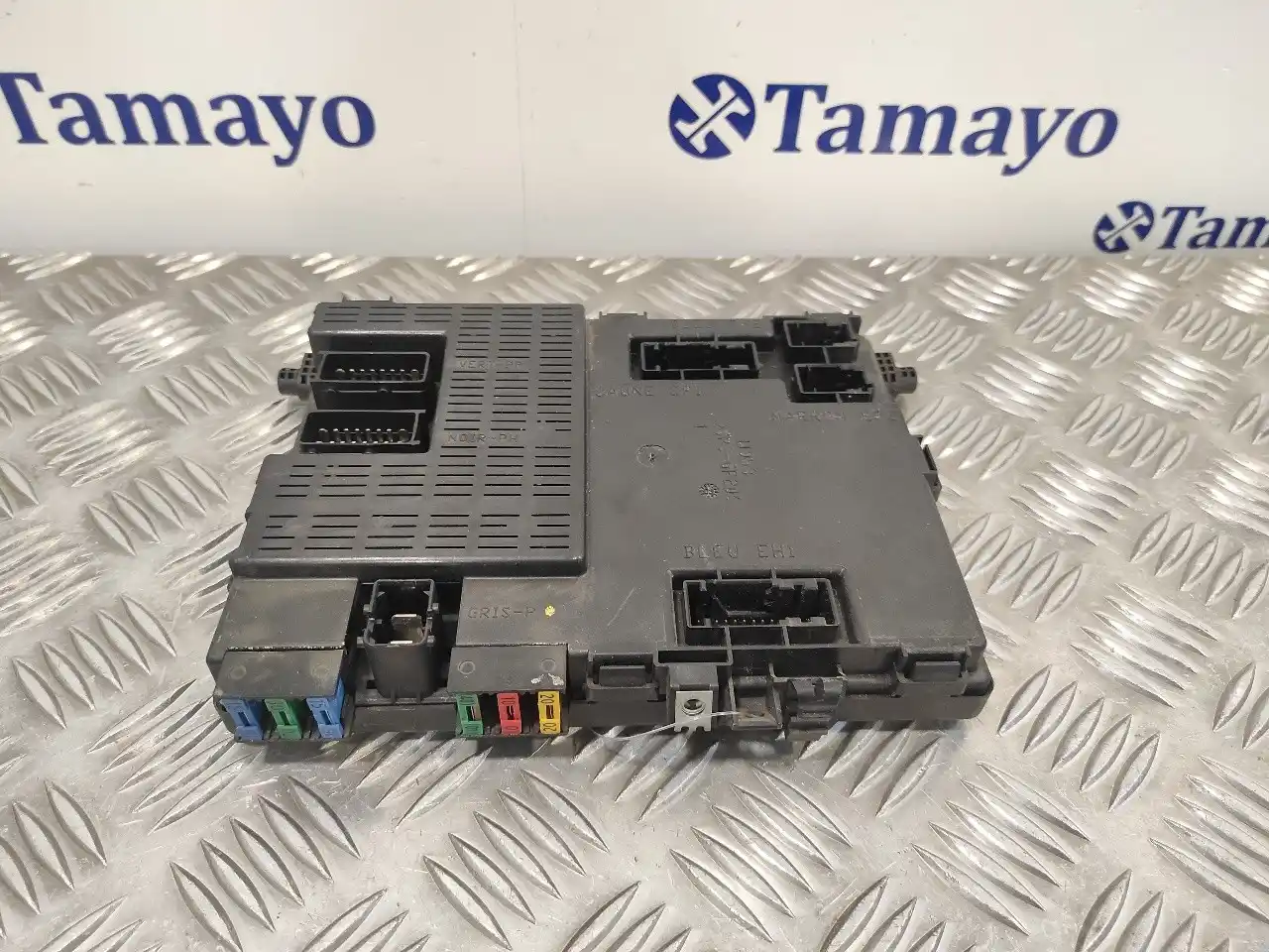 Caja reles fusible citroen c3 1.4 hdi cool 9650913880 16199401 1027106