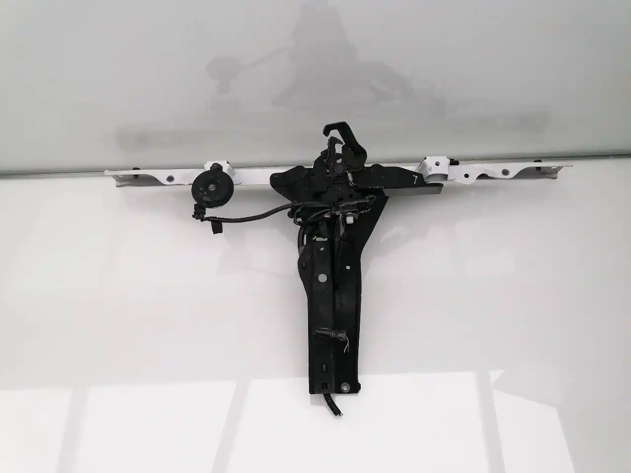 Upper cross member toyota hilux 2.4 an1p 53205kk050,53208kk020 371069