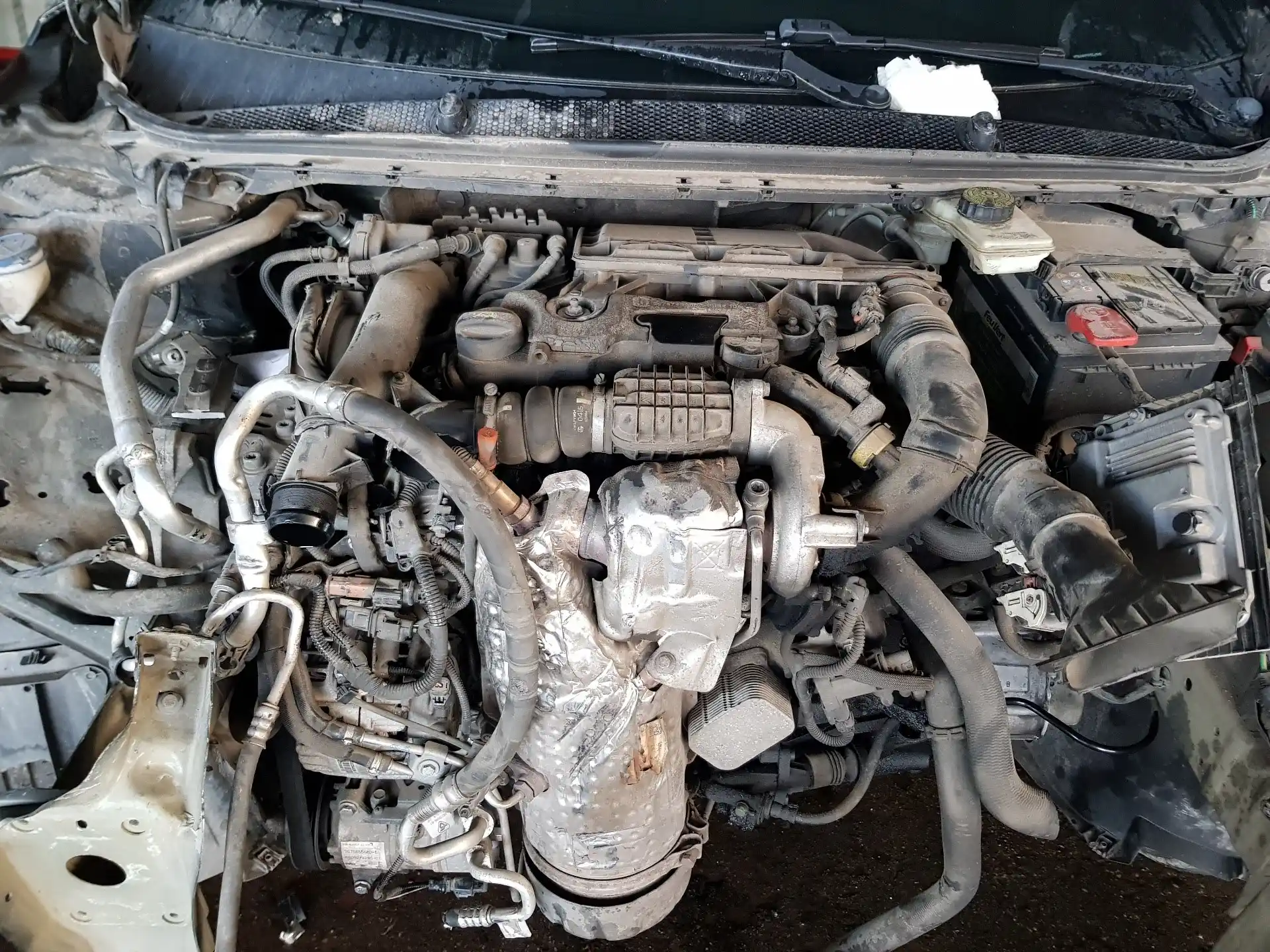 Moteur complet peugeot 308 1.6 16v hdi fap 9hp 1082767